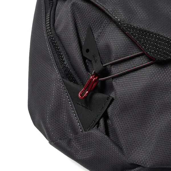 KLATTERMUSEN｜Gaut Messenger Bag Gaut Messenger Bag - Raven – grocery