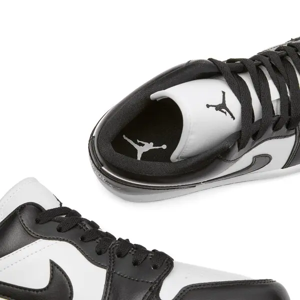 JORDAN 1 Low Sneakers