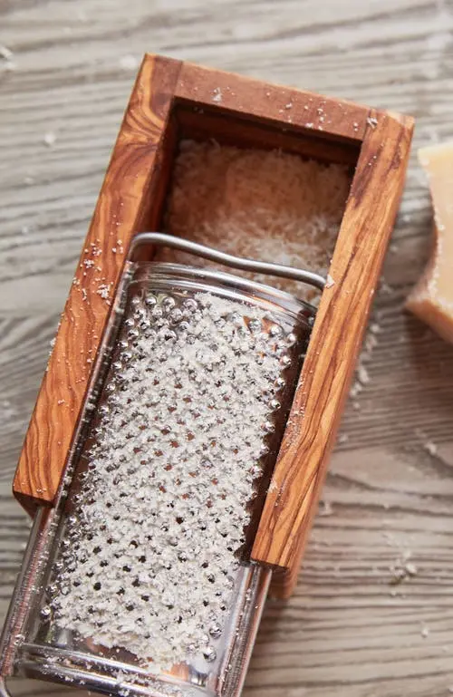 VERVE CULTURE Olivewood Box Grater