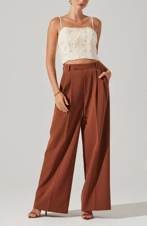 Astr The Label Kalinda Textured Crop Camisole