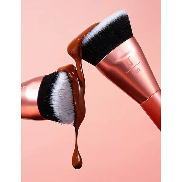 REAL TECHNIQUES Kitten Paw Concealer Brush