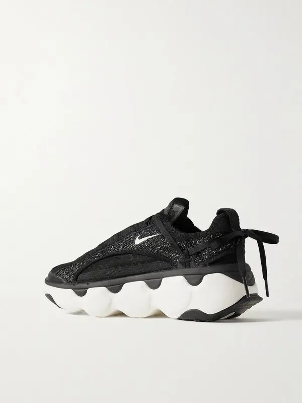 Nike Bloom Flyknit Sneakers