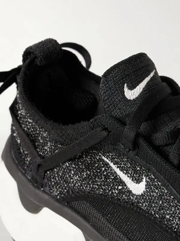 Nike Bloom Flyknit Sneakers