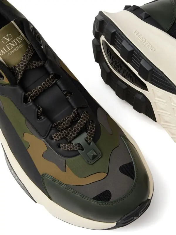 Valentino Garavani True Act Sneakers - Green