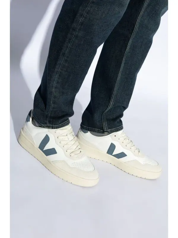 VEJA V-90 Sneakers - White
