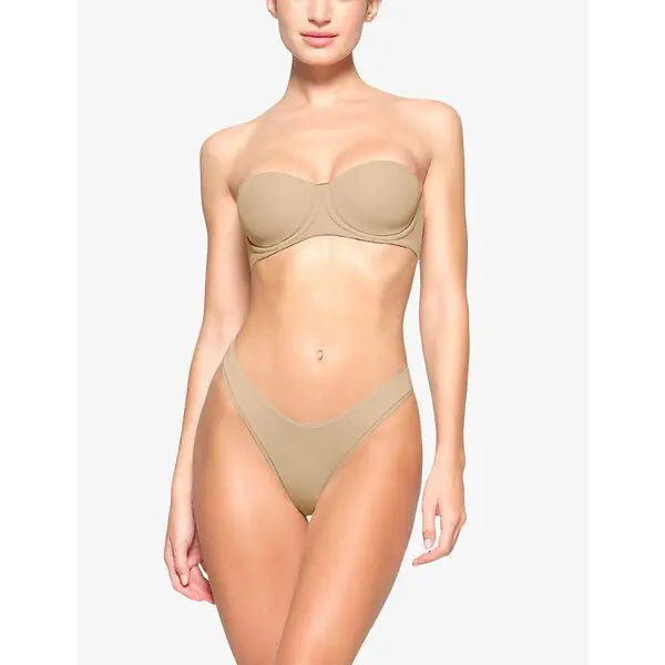 SKIMS Fits Everybody Strapless Stretch-woven Bra 34c