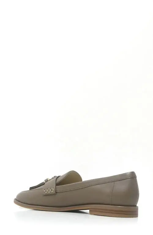 KENNETH COLE Lyra Tassel Loafer - Shitake Leather