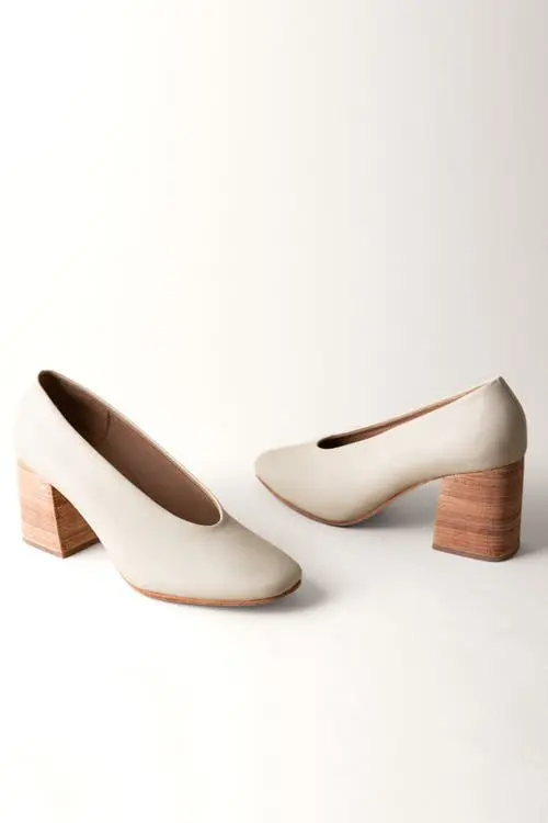 HUMA BLANCO Salvador Block Heel Pump - Bone