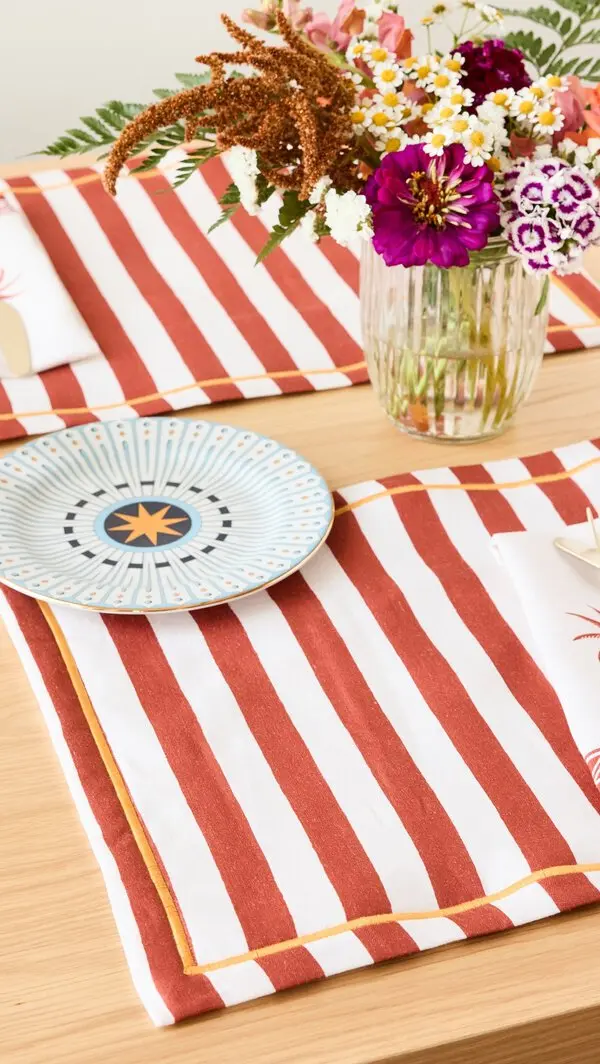 La DoubleJ Placemat Set Of 2 - Red And White