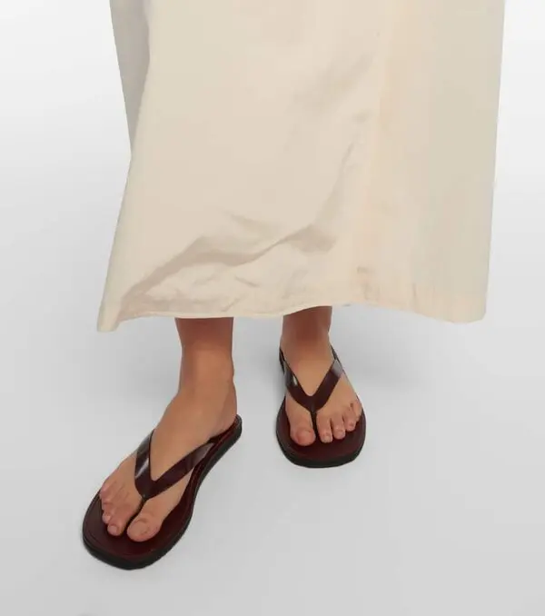 THE ROW City Leather Thong Sandals - Burgundy