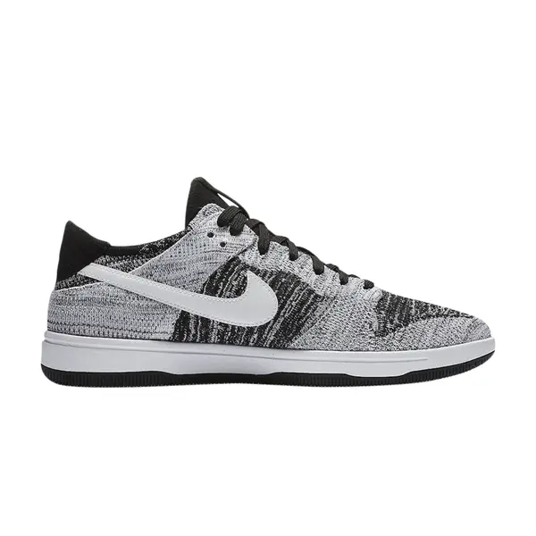 Nike Dunk Low Flyknit Sneakers - Black
