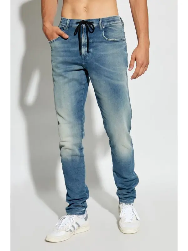 DIESEL® 2062 D-strukt-b Tapered Jeans