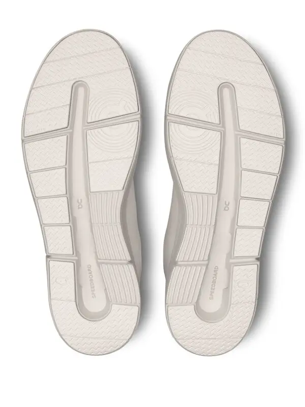 On The Roger Advantage Sneakers