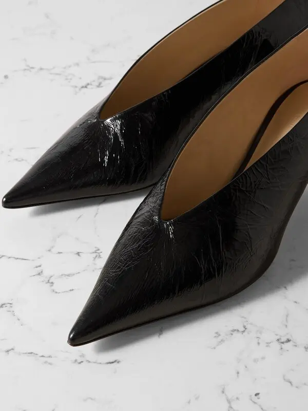 Le Monde Beryl Textured Patent-leather Pumps - Black