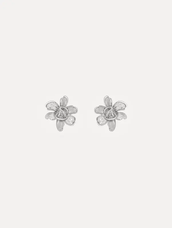 Oscar De La Renta Small O Flower Stud Earrings - Silver