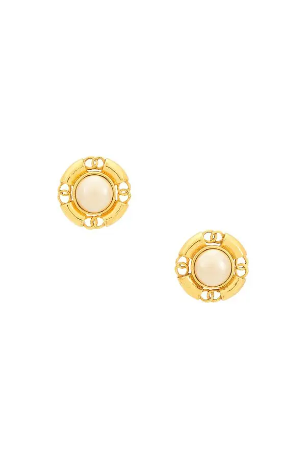 Chanel Coco Mark Pearl Clip-on Earrings - Gold
