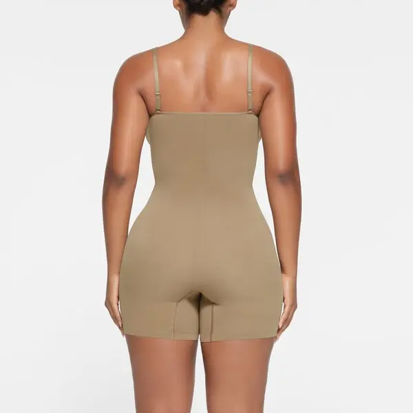 Skims Seamless Sculpt Zip Front Mid Thigh Bodysuit - Desert