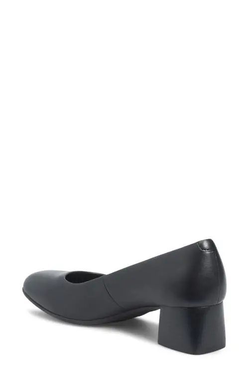 COMFORTIVA Peach Leather Pumps - Black