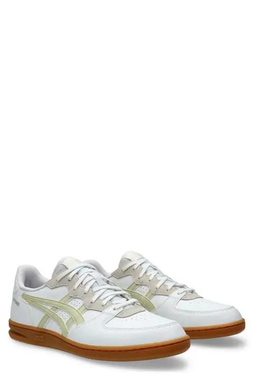Asics Gender Inclusive Skyhand Og Sneaker - White/oyster White