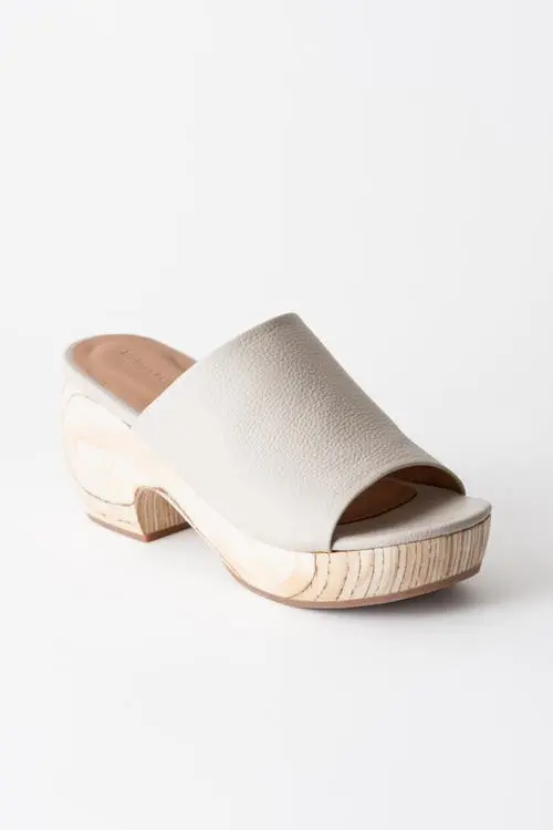 HUMA BLANCO Katlyn Platform Clog - Pebbled Cream