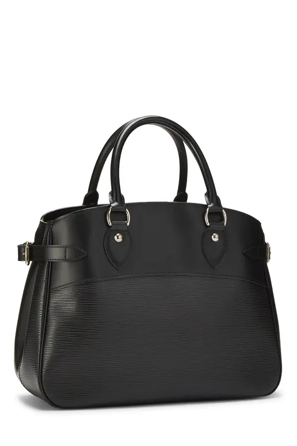LOUIS VUITTON Epi Passy - Black