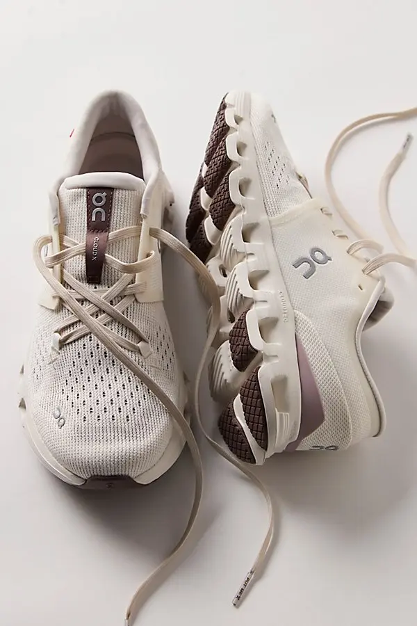 On Cloud X 4 Sneakers - Ivory/heron