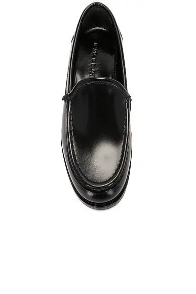 Manolo Blahnik Dineguardo Leather Loafer