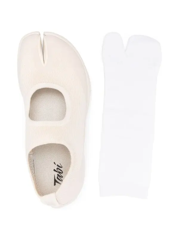 TABI FOOTWEAR Asymmetric-toe Sneakers - Neutrals