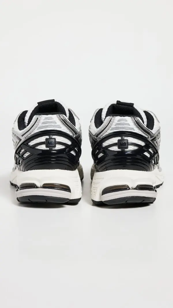NEW BALANCE 1906r Sneakers