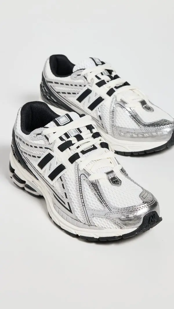NEW BALANCE 1906r Sneakers