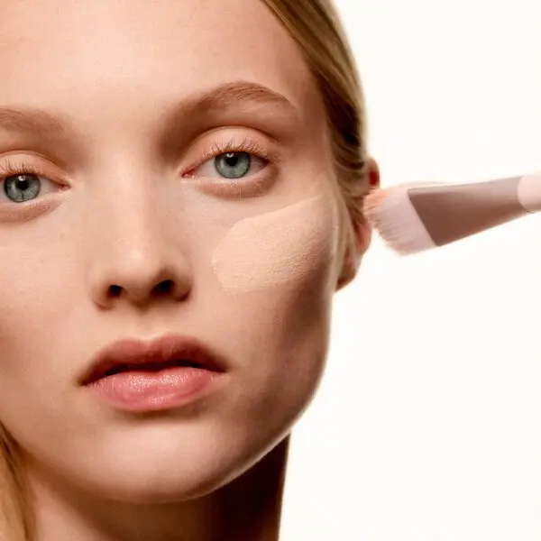 KYLIE COSMETICS Skin Tint Brush 03 - One-color