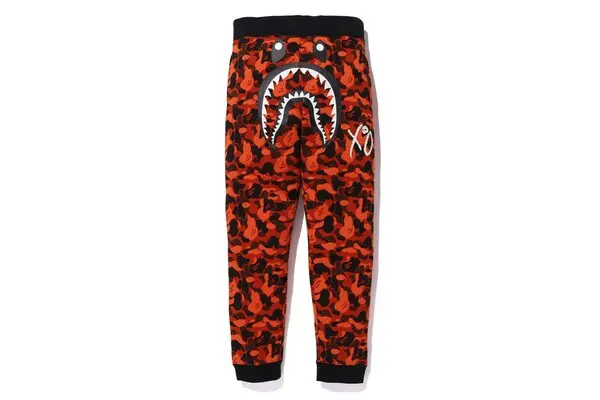 A BATHING APE X Xo Camo Shark Slim Sweat Pants - Orange