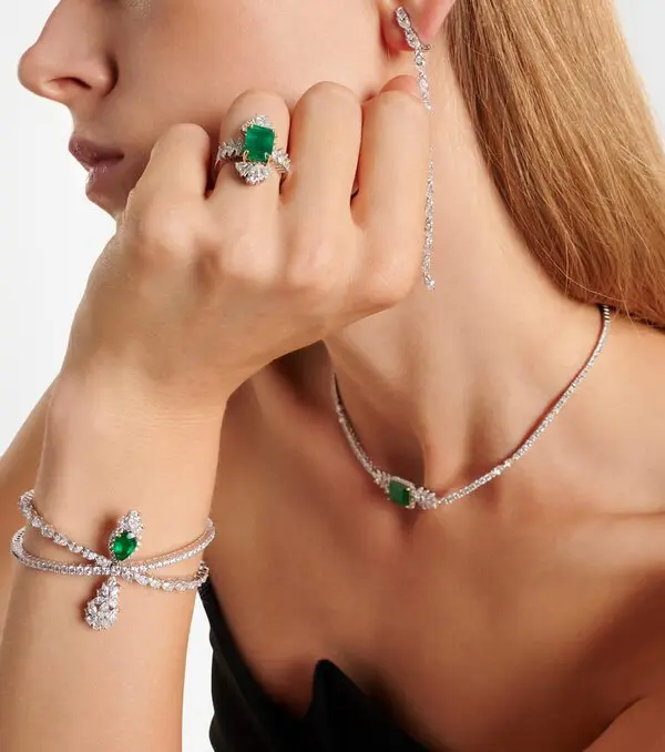 Yeprem 18kt White Gold Ring With Diamonds And Emerald