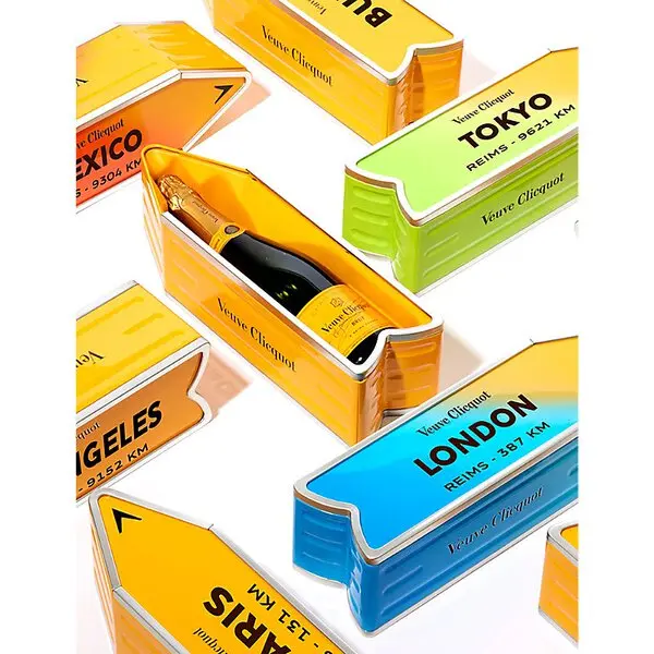 VEUVE CLICQUOT Arrow Brut Nv Champagne With Personalised Tin