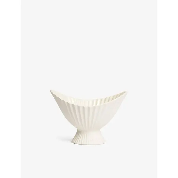 FERM LIVING Fountain Curved Stoneware Bowl - Off-white