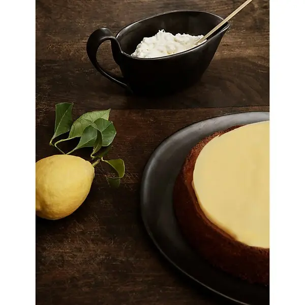 FERM LIVING Flow Porcelain Sauce Boat - Black