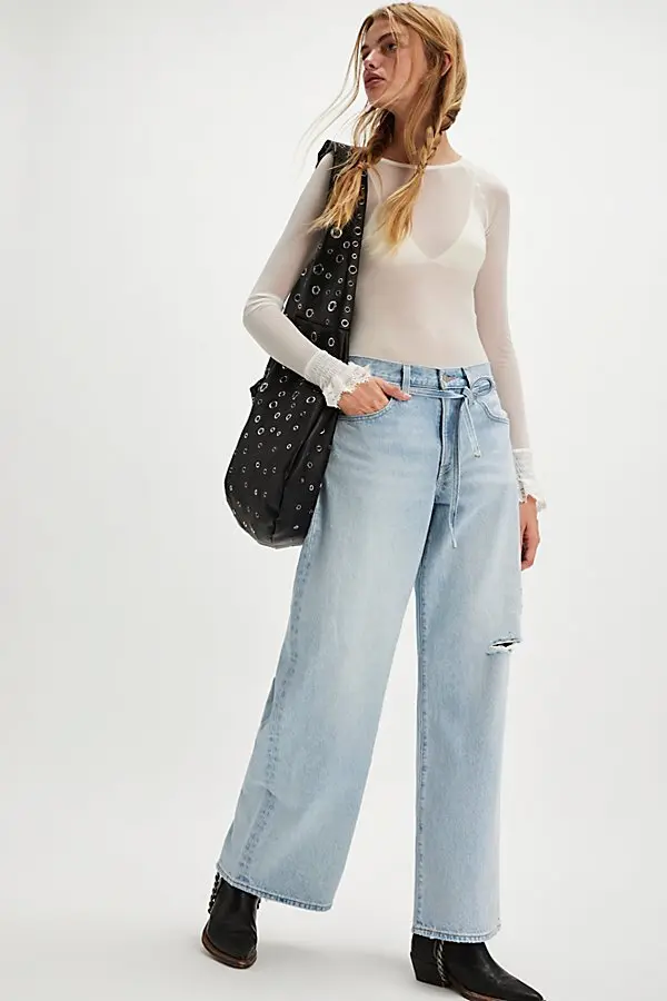LEVI'S Xl Straight-leg Jeans - Karmas Coming