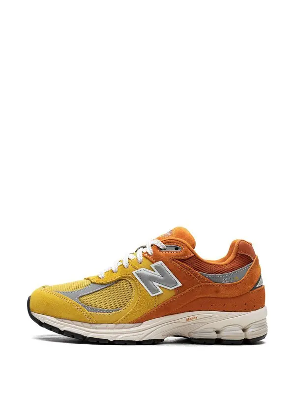 NEW BALANCE 2002r Sneakers - Yellow