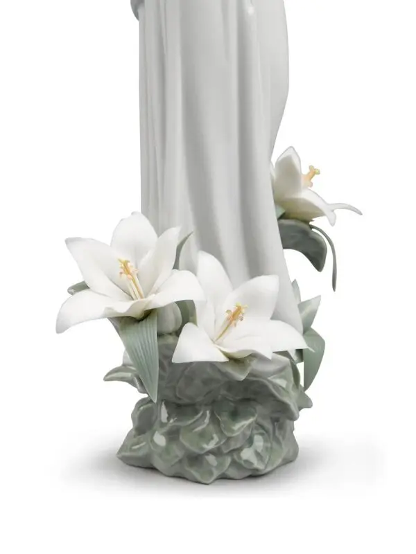 LLADRO Madonna Of The Flowers Figurine - White