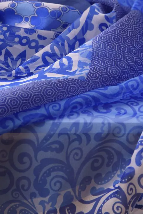 ELIZABETTA Dafnelarge Silk Scarf For