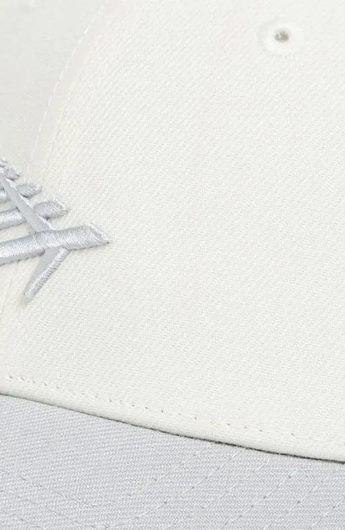 PAPER PLANES Icon Ii Dad Twill Cap - White Asparagus