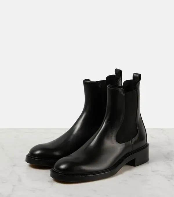 Chloé Marcie Leather Chelsea Boots - Black