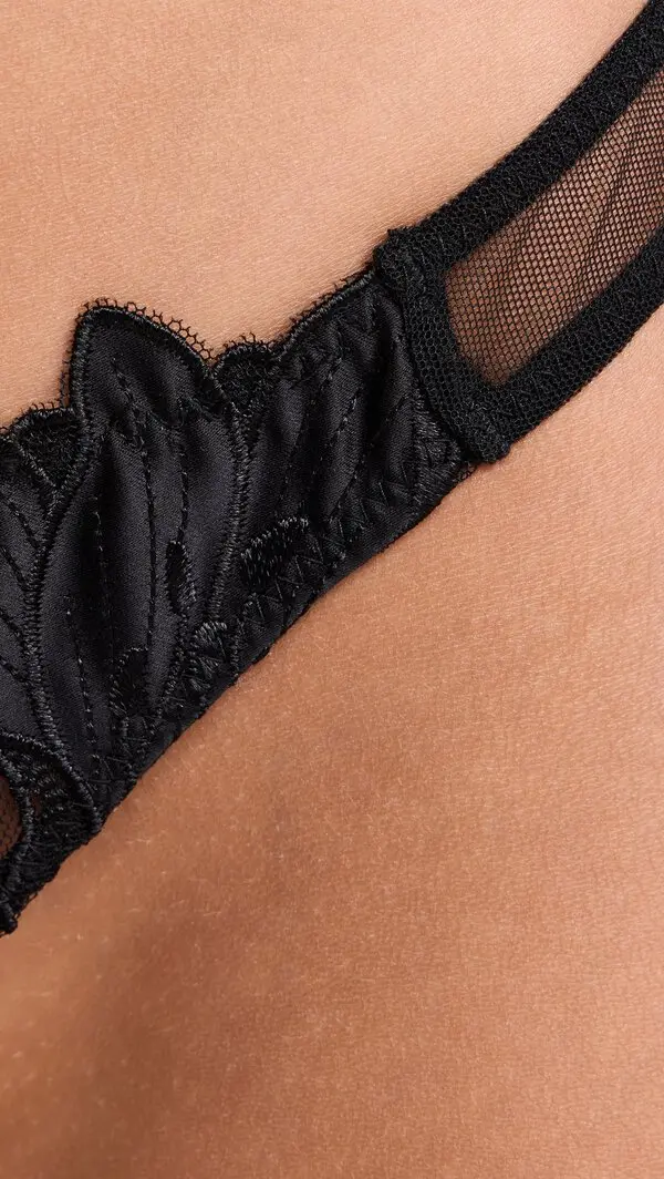 FLEUR DU MAL Lily Embroidery Cheeky Panties