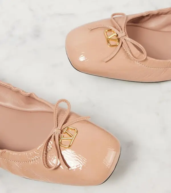 Valentino Garavani Vlogo Signature Leather Ballet Flats - Pink