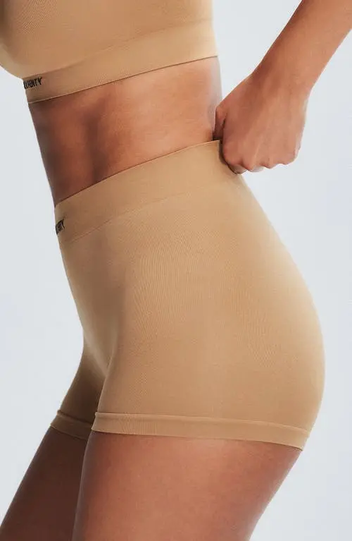 SAVAGE X FENTY Seamless Boyshorts - Sweet Latte Nude