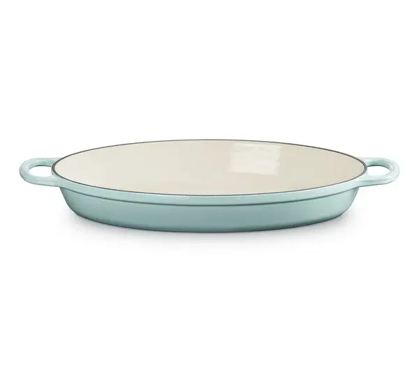 LE CREUSET 3 Quart Cast Iron Oval Baker - One-color
