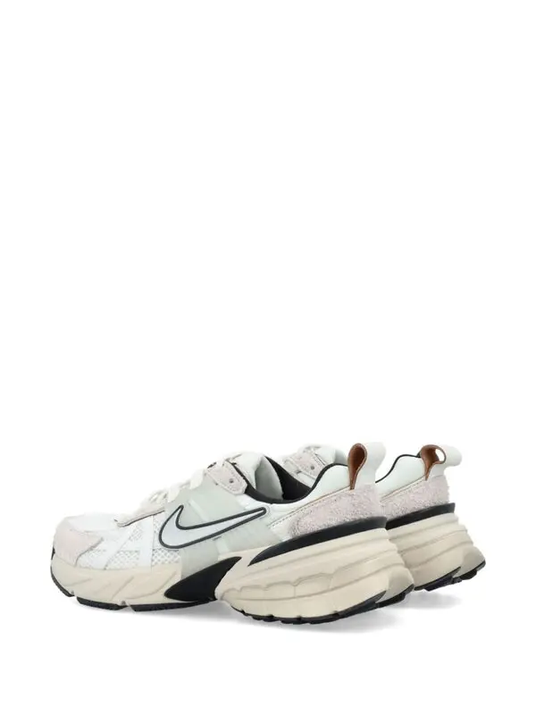 Nike V2k Run Trainers