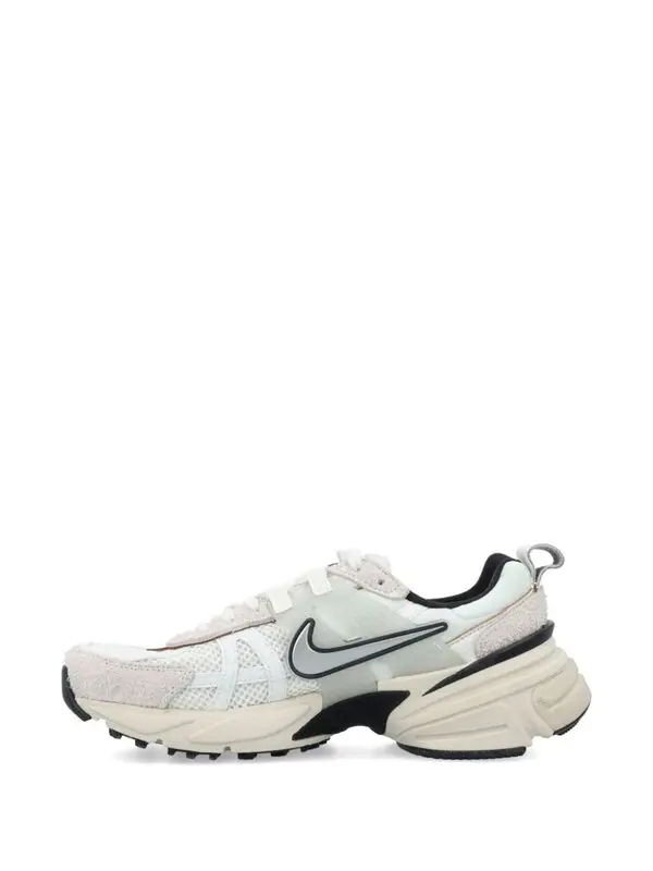Nike V2k Run Trainers