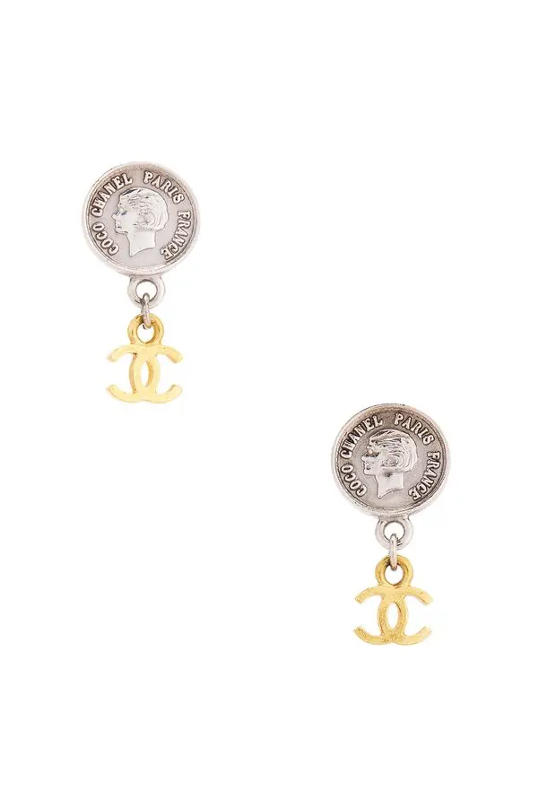 Chanel 1997 Cc Coin Clip-on Earrings - Silver & Gold