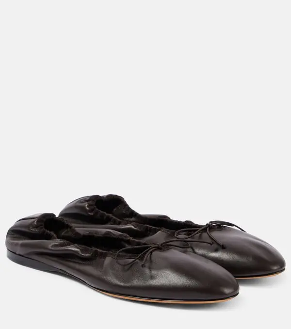 THE ROW Awar Leather Ballet Flats - Brown